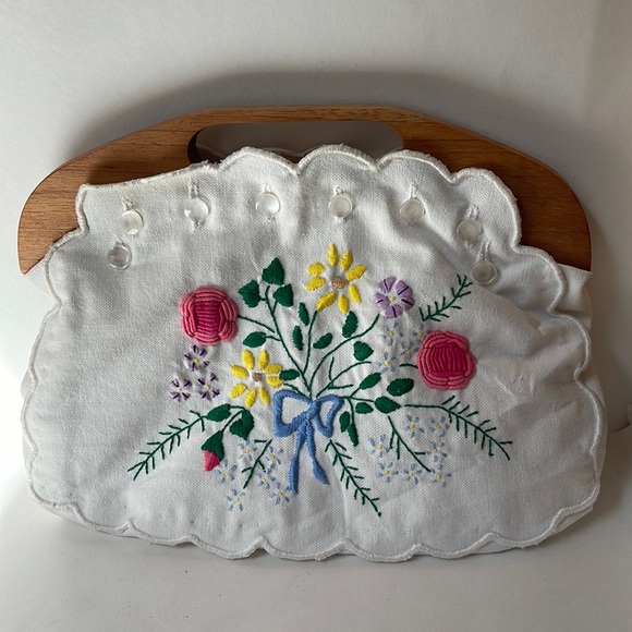 Vintage | Bags | Vintage Purse Handbag Wooden Handle Floral Embroidered ...